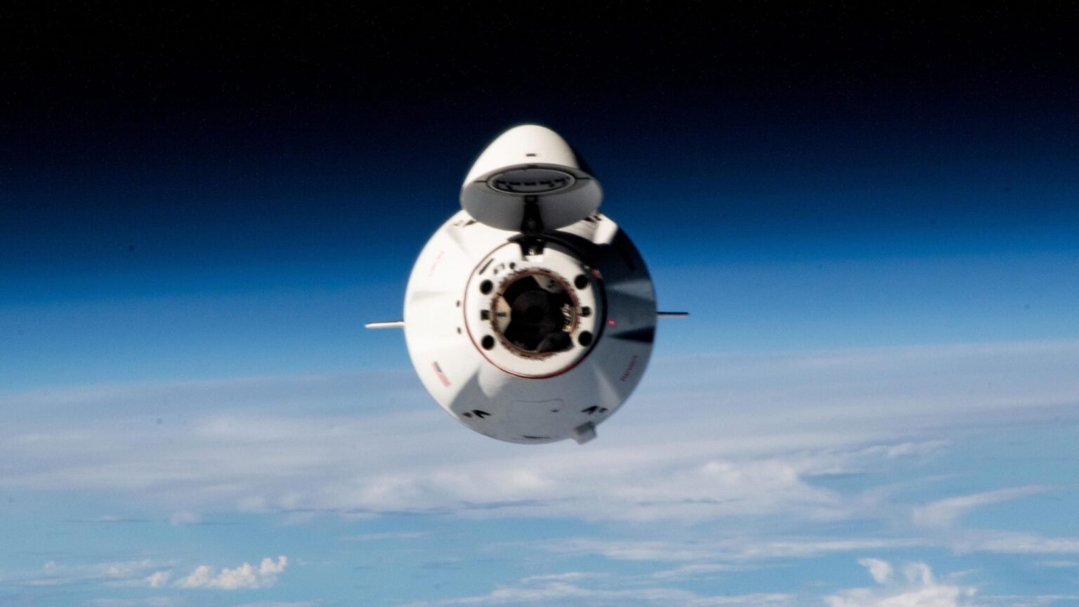 Le vaisseau spatial SpaceX Dragon s'écrase pour terminer la mission de ...