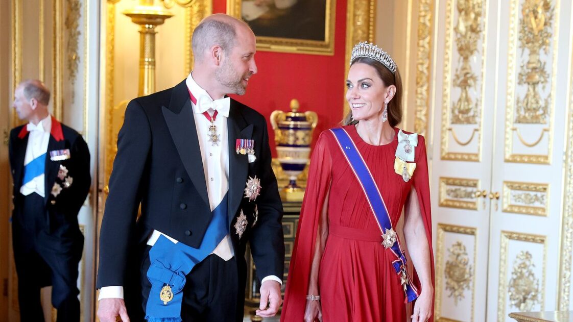 Kate Middleton porte le diadème de nœud de l'amant pour la première ...