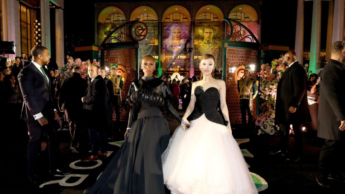 À Wicked : For Good, première à New York, Ariana Grande et Cynthia ...